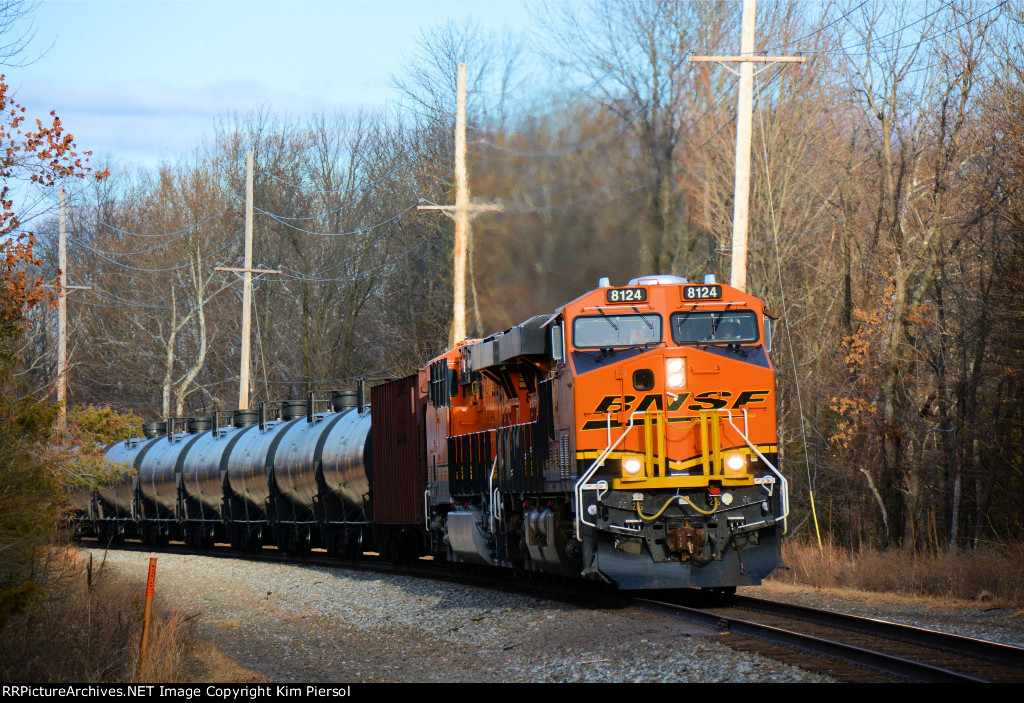 BNSF 8124 CSX Train K038 Crude Oil Loads